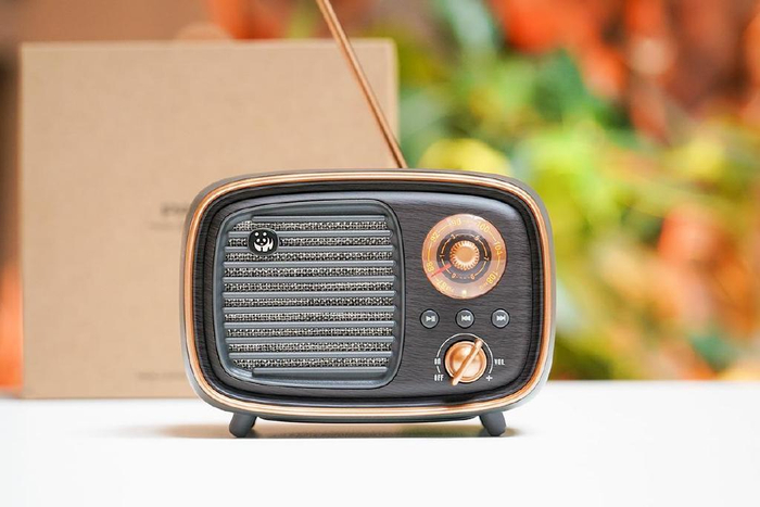 熊猫1936 D36复古蓝牙音箱评测：怀旧风的新潮玩法__财经头条__新浪财经