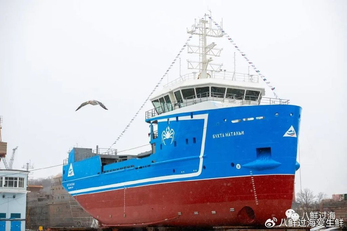 岸泰集团两年下水六艘活蟹捕捞运输船，满足中国对俄罗斯帝王蟹需求!|远东|帝王蟹|活蟹_新浪新闻