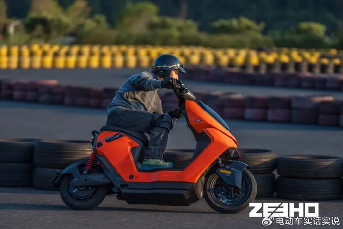 它叫Ae5I，身怀绝技，天生能打，新国标高性能电自绝唱即王者！__财经头条__新浪财经