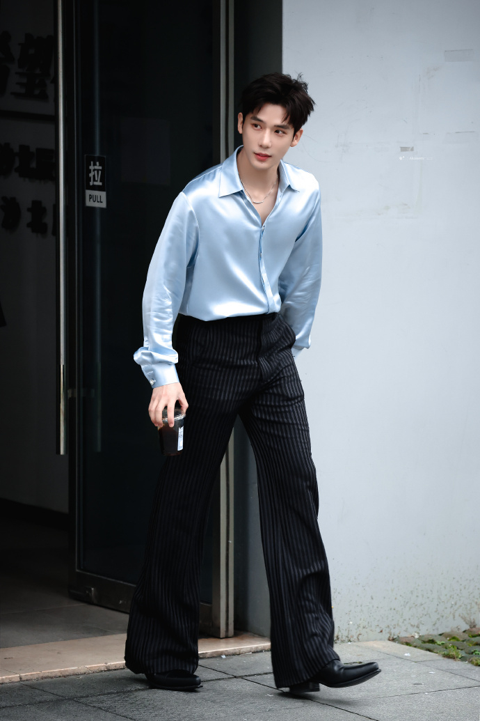 李昀锐王星越王安宇hi6上班路透曝光__财经头条__新浪财经