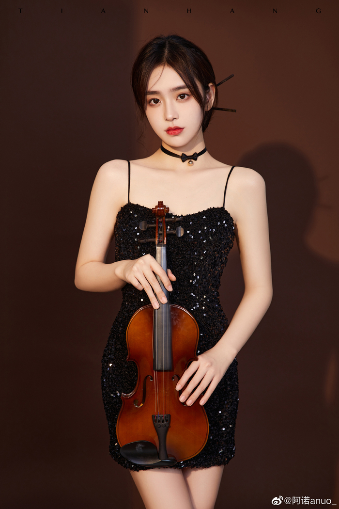 “她很娇气的” 摄影 @王明杰MingJie 出镜