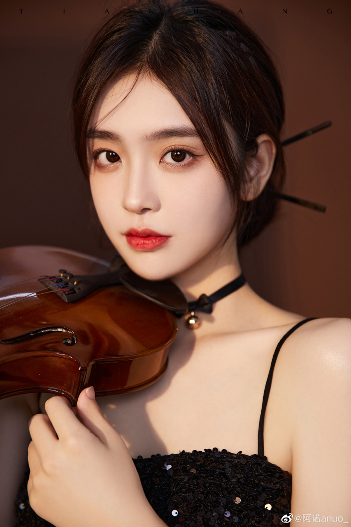 “她很娇气的” 摄影 @王明杰MingJie 出镜