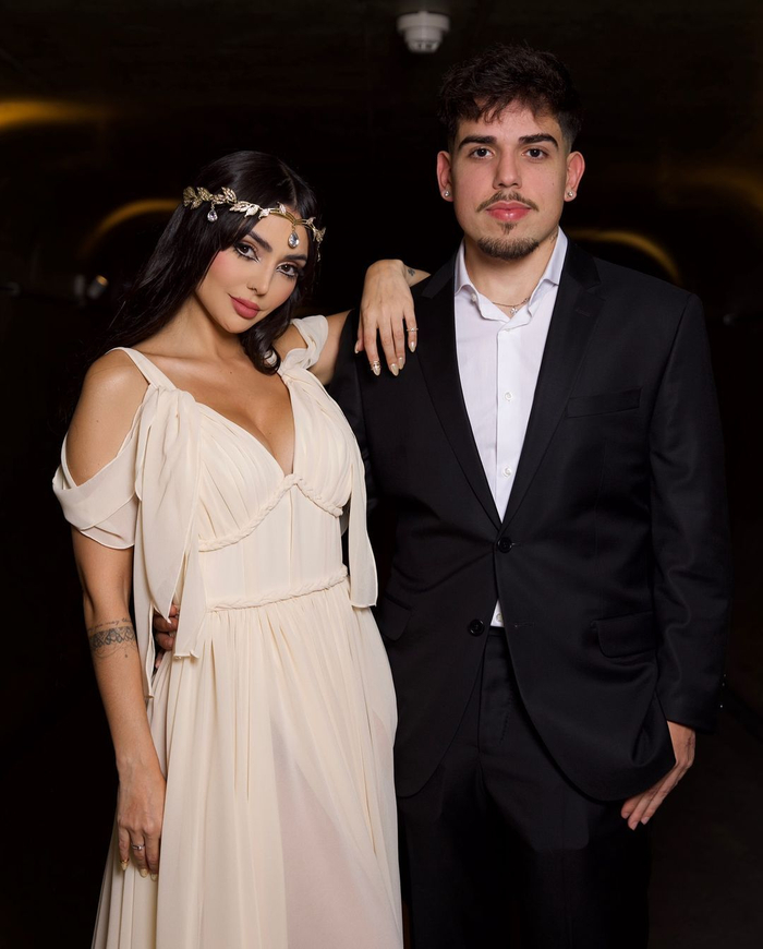 郎才女貌！yuurih与女友Nyvi Estephan拍摄最新写真照__财经头条__新浪财经