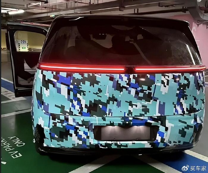 一款009还不够，又一款MPV谍照曝光，极氪CM2E什么来头