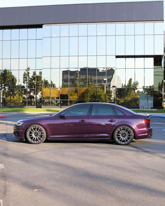 奥迪Audi S4 Exclusive Merlin Purple