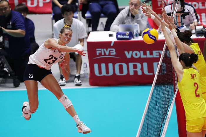 罗宾逊：“标签女王”的多面人生