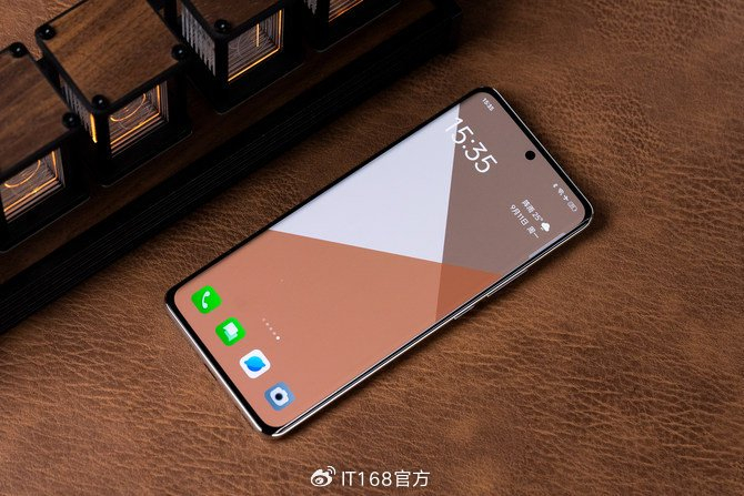 OPPO A2 Pro测评：质感再升级，四年耐用也流畅__财经头条__新浪财经