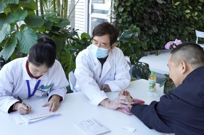 第二十五届“华氏·雷允上”膏方养生节开幕！|上海|开幕式|上海市|中医药|药房_新浪新闻