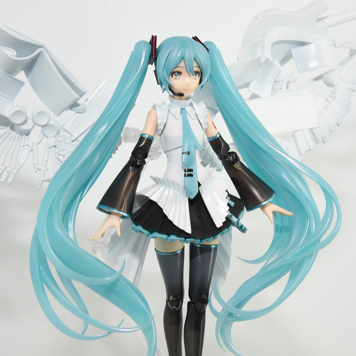 MAXFACTORY的PLAMAX拼装系列，初音未来16周年Ver……