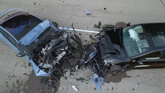 小米SU7“对撞”极氪007！官方回应