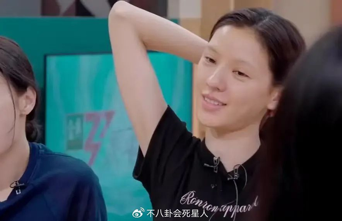 明星素颜成“照妖镜”：张予曦变“无眉大侠”，朱丹太黑了|素颜|张予曦|化妆_新浪新闻