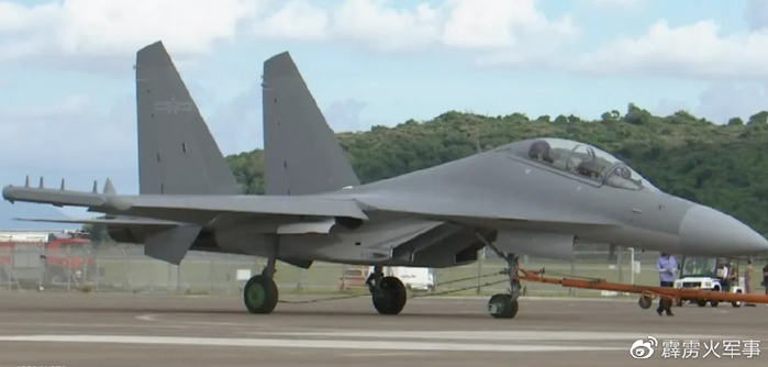 歼16D电子战飞机有多猛？外界评价超越美EA-18G，全球几乎没对手