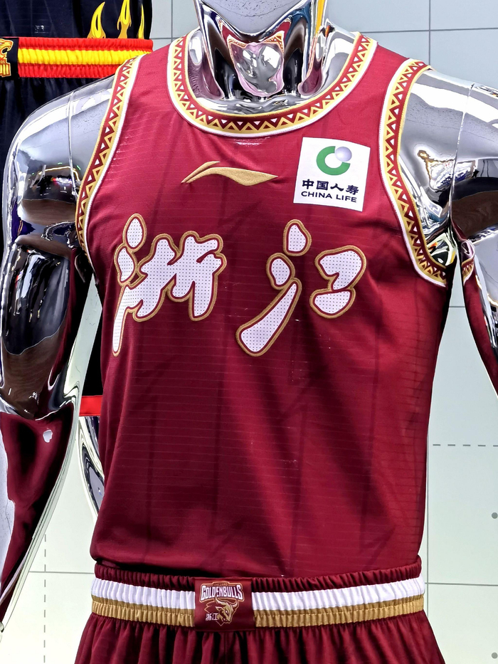 CBA新赛季发布会上的全新城市球衣……