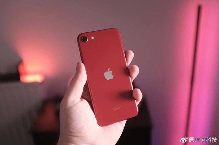 起价为3299元！iPhone SE4新爆料：日期和价格+谣言汇总，期待吗？__财经头条__新浪财经