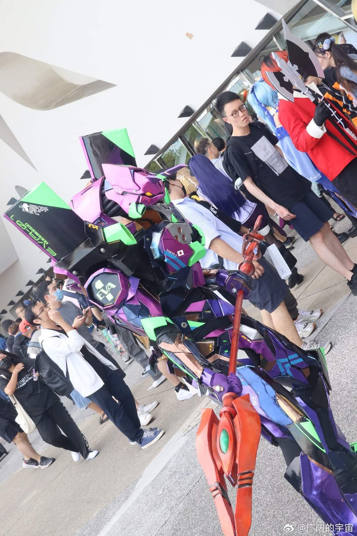 PF40 ---EVA 初号机 Cos__财经头条