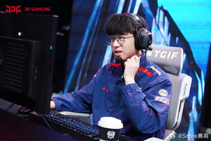 @JDG京东电子竞技俱乐部 赛前返图