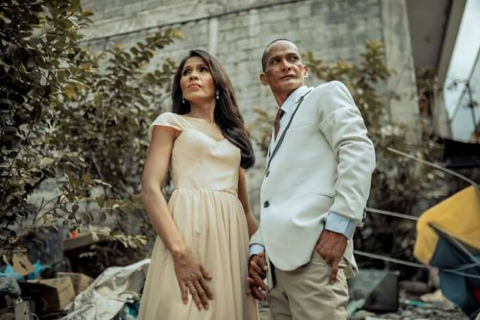 一对来自菲律宾的流浪汉夫妇Rosalyn Ferrer & Rommel Basco……