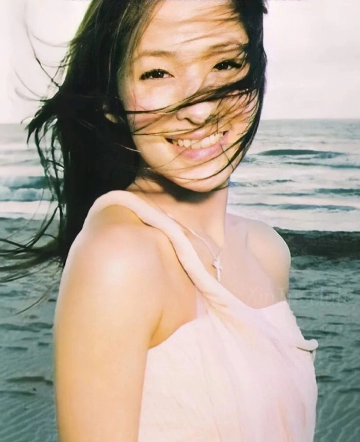 考古千禧年间的elva 萧亚轩 时髦洋气又自信洒脱……__财经头条__新浪财经