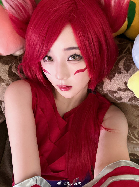 前LPL英文流解说@解说Kitty COS霞，是你的“梦中情霞”吗？