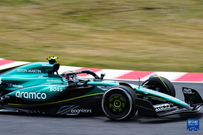 赛车——F1日本大奖赛:练习赛赛况|宇摄|新华社|车队_新浪新闻