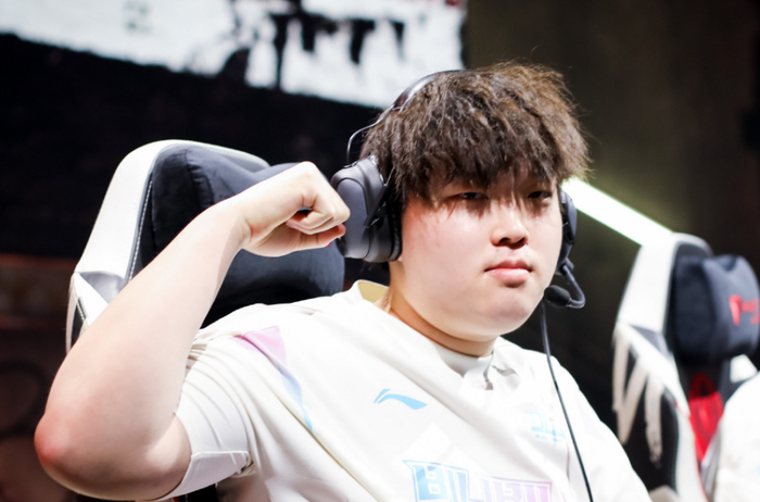 BLG官宣夏季赛大名单：维持MSI阵容，新增AD位替补|替补|春季赛|选手_新浪新闻