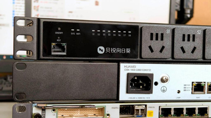 向日葵智能PDU首发评测，工业级8孔独立远控，机房运维爱不释手|设备|机柜|管理|插线板|故障_新浪新闻