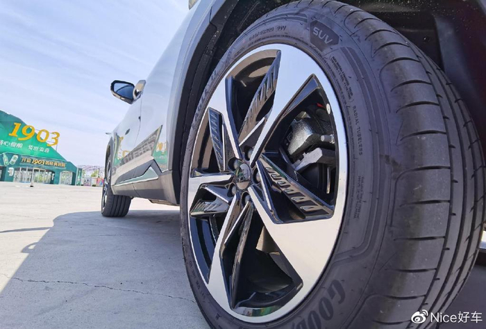 带着问题试驾：15万买银河L7的理由是什么？好开就够了