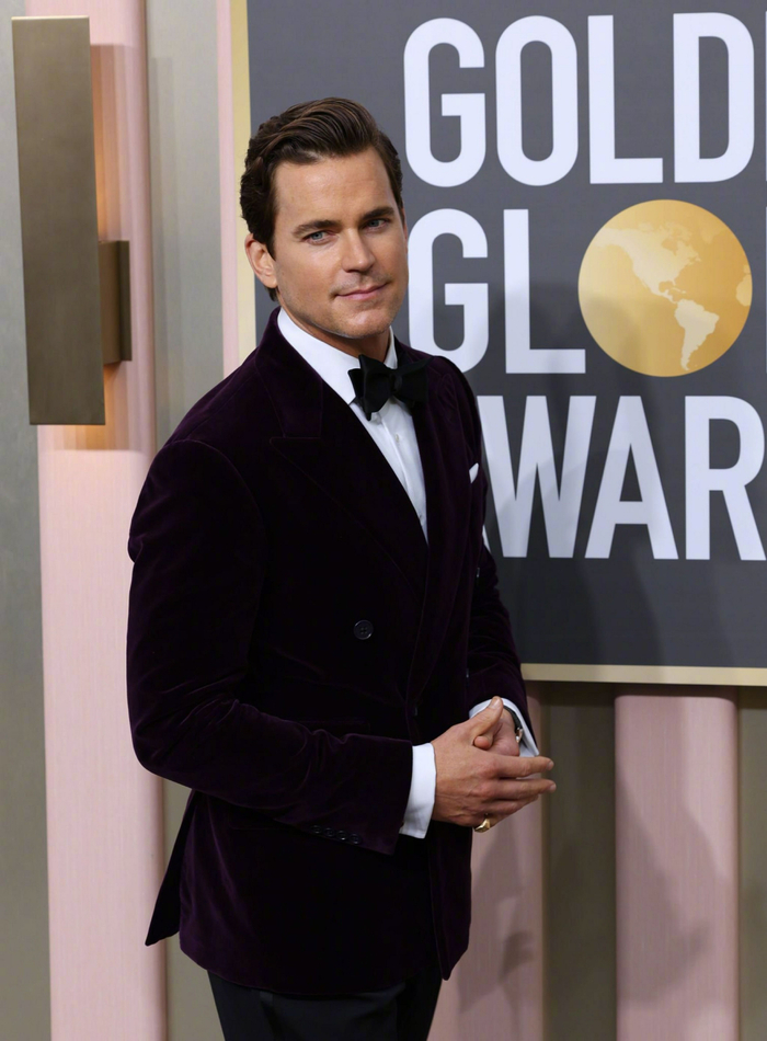 出席第80届颁奖典礼的孔雀Matt Bomer和爱人Simon Halls……__财经头条__新浪财经