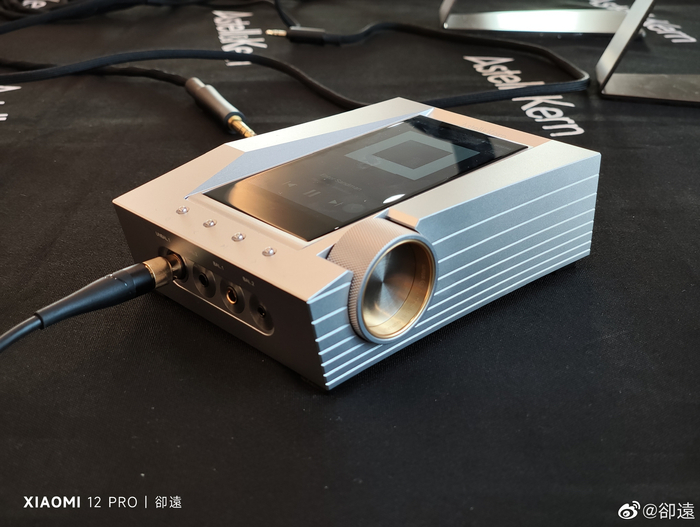 被 AK 的新品 CA1000 吸引到了，有点心动...