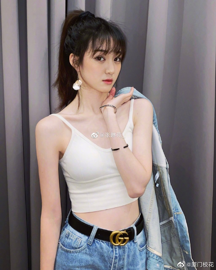 她叫张琳苑，98年，就读于中国戏曲学院，身高172cm，双子座