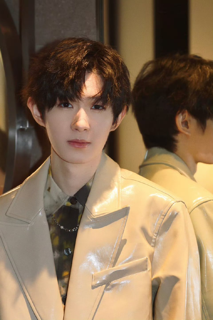 AG全员西装登场，也太酷了！