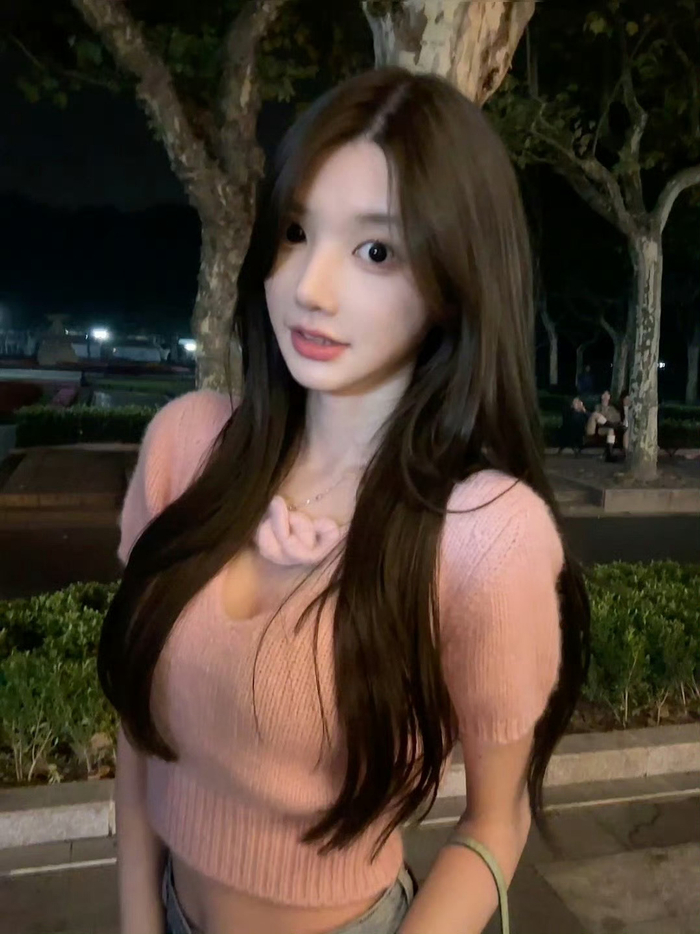 她叫袁锦瑜，00年，身高165cm，集甜美和气质于一身的女生……