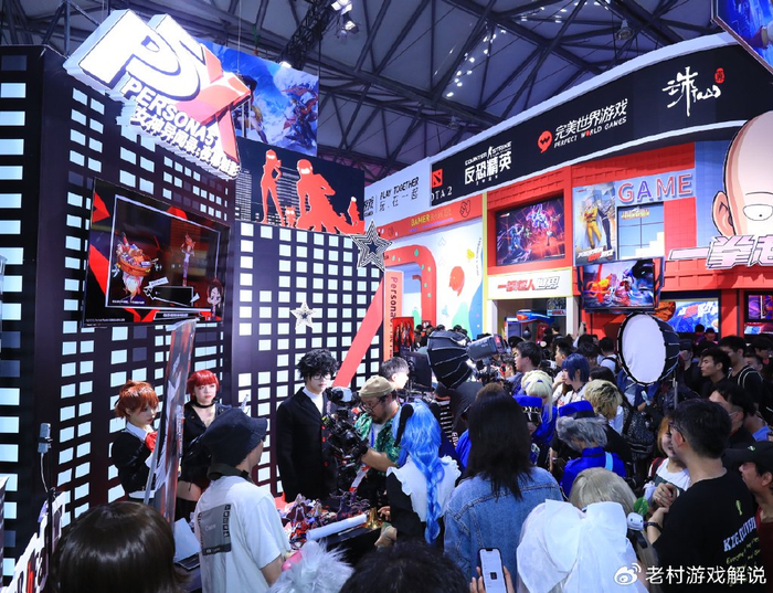 绝美coser还是炫酷游戏？《P5X》玩家：我全都要！__财经头条__新浪财经