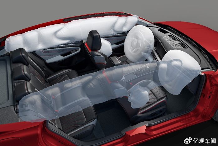 凌渡L荣获AGGG车型，为辣妈安全出行保驾护航