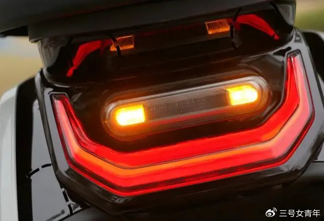 ZEEHO极核发布电动新物种AE2，携超前设计领驭未来出行