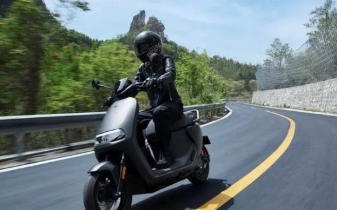 九号电动E300P智能性能双旗舰，为用户带来别致出行体验