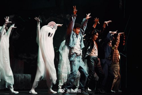 0528》原创音乐剧镜框版首演成功：“环境式天花板”再续新篇章|上海市|舞台|故事|剧场|情感_新浪娱乐_新浪新闻