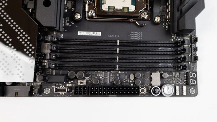 激发潜能！ROG CROSSHAIR X670E HERO评测|扩展|超频|主板_新浪新闻