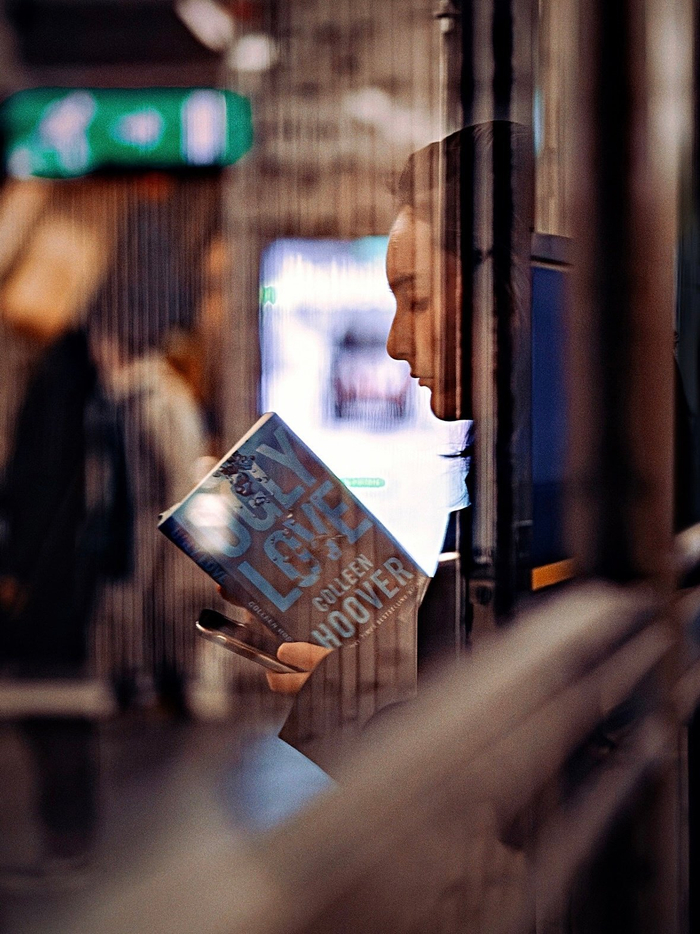 窗 摄影师Fredrik Axling镜头里的斯德哥尔摩街头__财经头条