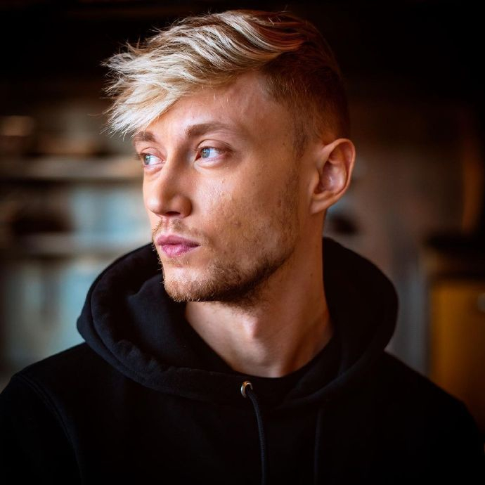 Rekkles更新ins 晒出帅照，感觉瘦了啊！__财经头条