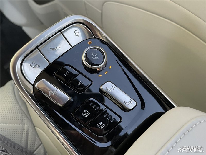 豪华纯电MPV EM90推动沃尔沃品牌进一步高端化|蔚来|沃尔沃|座椅_新浪新闻