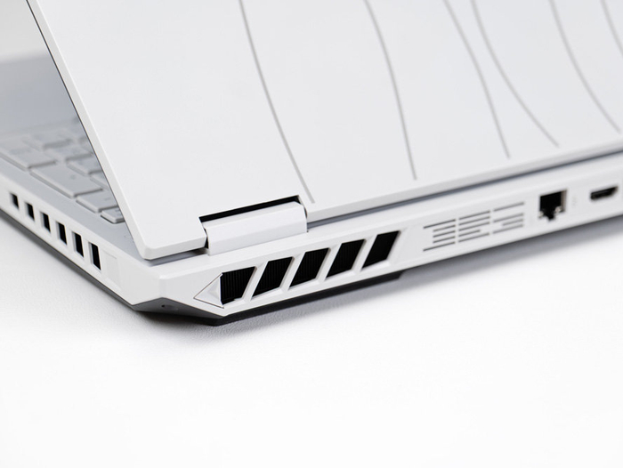 七彩虹COLORFIRE MEOW R16 Pro评测：长江存储PC42Q携手橘宝__财经头条__新浪财经