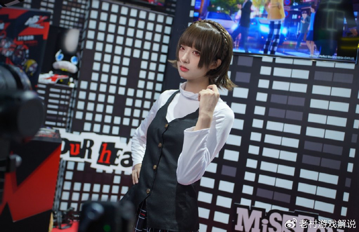 绝美coser还是炫酷游戏？《P5X》玩家：我全都要！__财经头条__新浪财经