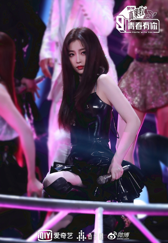 THE9全员回归青你，带来《Dumb Dumb Bomb》舞台 魅力反转……