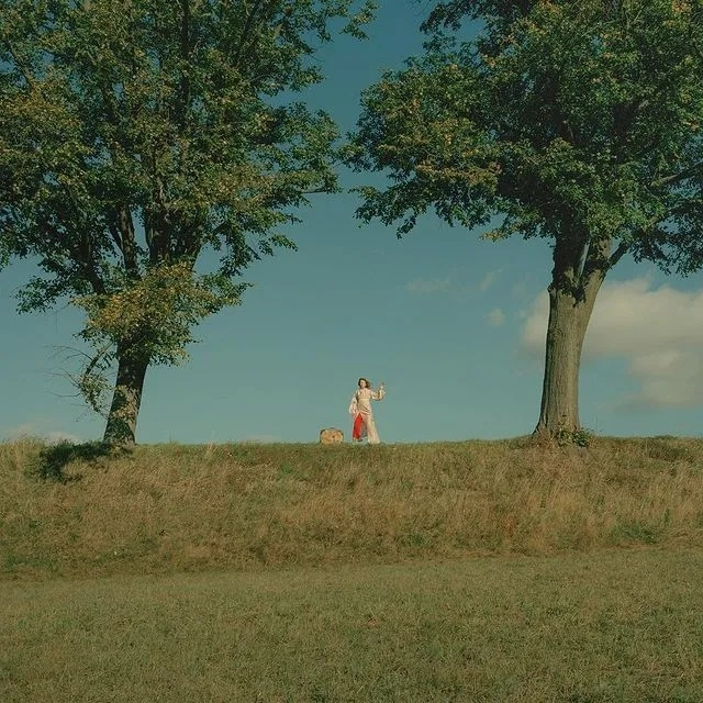 James Perolls 是一名来自伦敦的摄影师……__财经头条