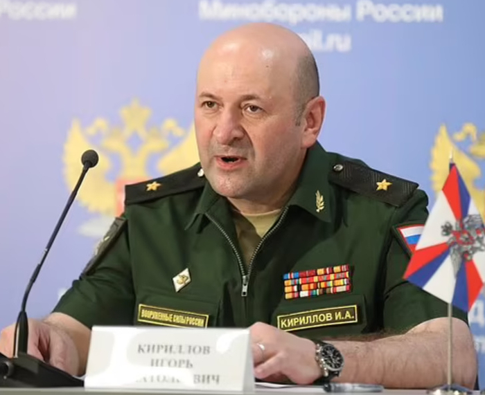 54岁俄罗斯军官家门口被炸身亡，炸弹藏于电动车上，助手也难逃厄运__财经头条__新浪财经