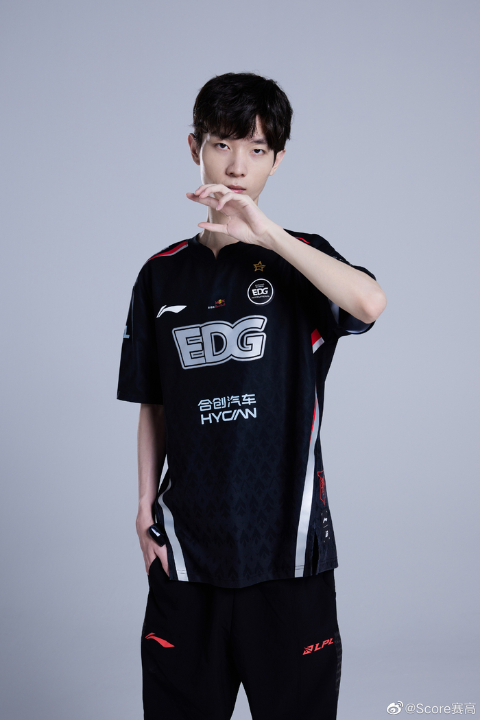 @EDG电子竞技俱乐部 夏季赛官方定妆照