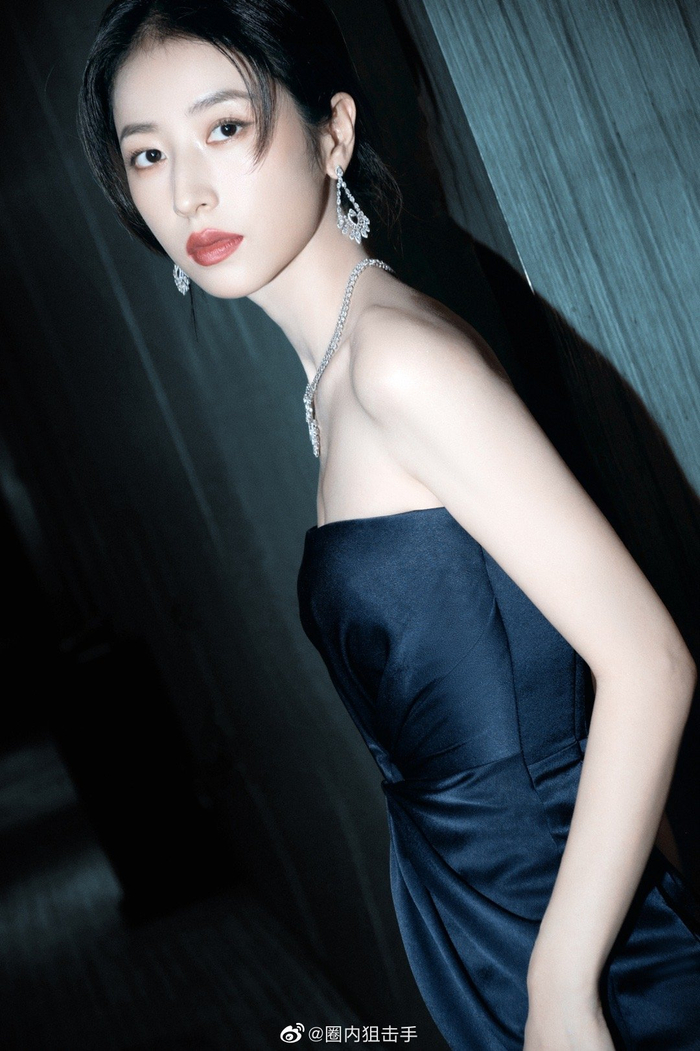 周雨彤真的好漂亮，状态太好了！__财经头条__新浪财经