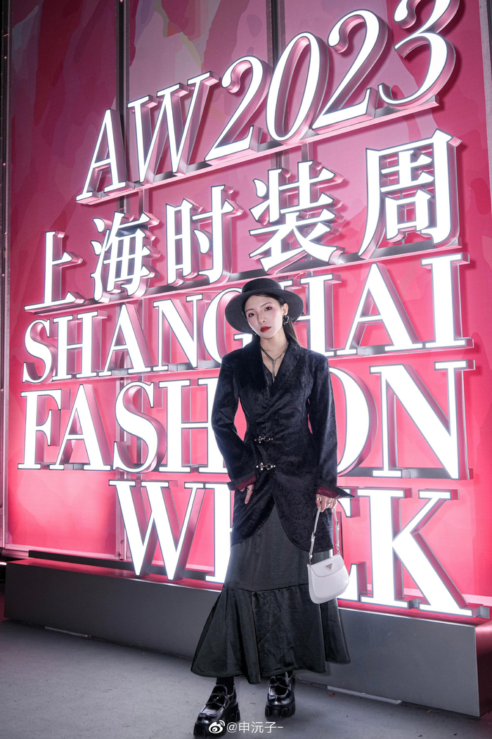 AW2023我的上海时装周第一弹 此场秀的设计理念在于……