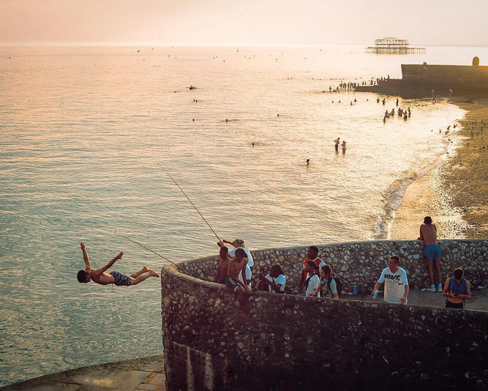 布赖顿的夏天 | Oliver Curson__财经头条